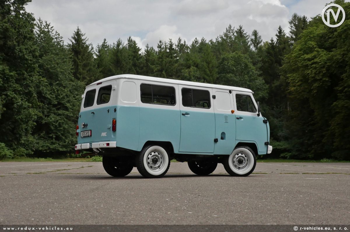 UAZ 3962 Medical Van | UAZ | Brands | Gallery | Redux-Vehicles.EU ...