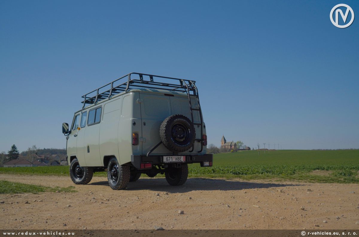 UAZ 3909 Combi Expedition | UAZ | Brands | Gallery | Redux-Vehicles.EU - Eastern Europe cars ...