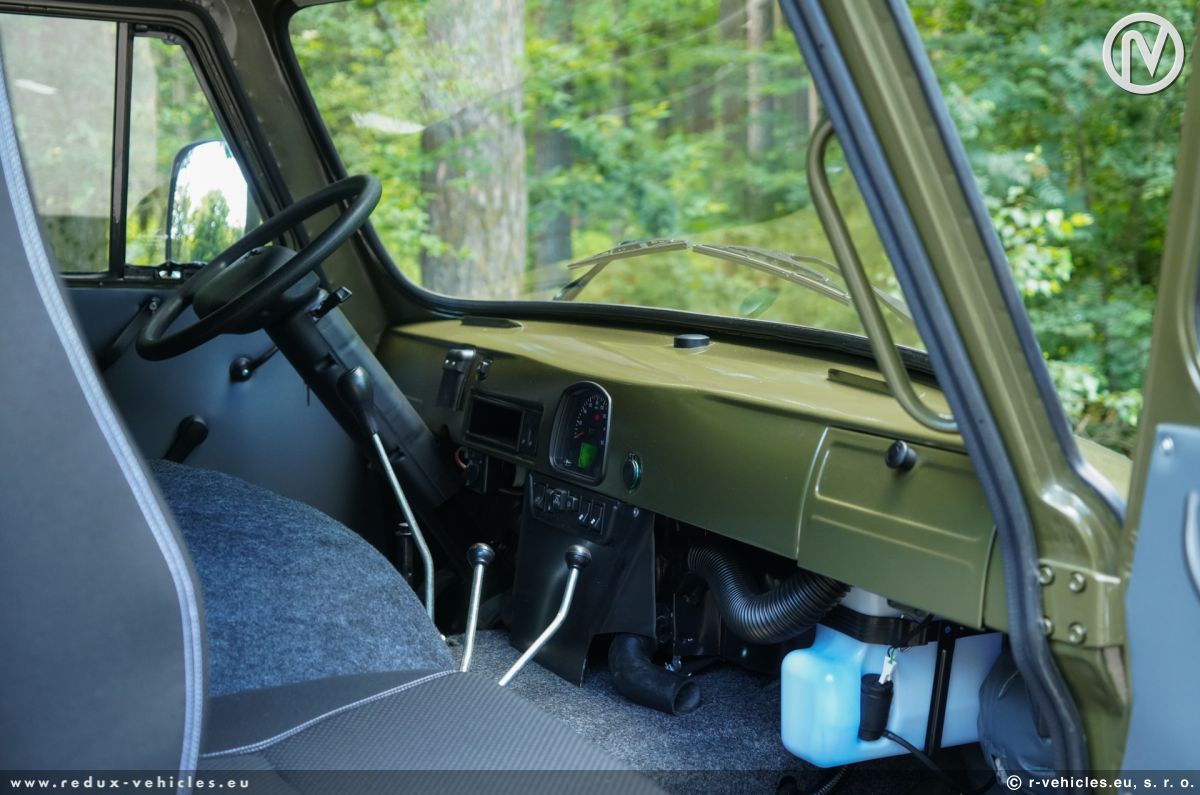 UAZ 3909 Combi Expedition | UAZ | Brands | Gallery | Redux-Vehicles.EU - Eastern Europe cars ...