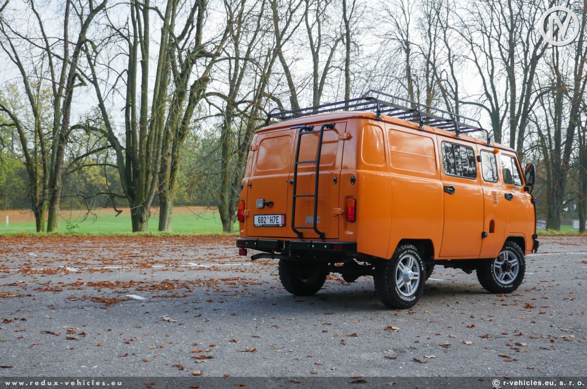 UAZ 3909 Combi Expedition | UAZ | Brands | Gallery | Redux-Vehicles.EU - Eastern Europe cars ...