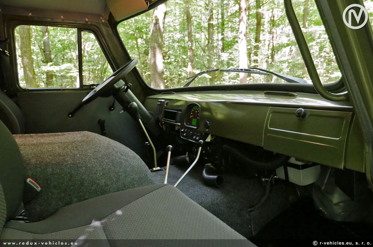UAZ 3962 Medical Van | UAZ | Brands | Gallery | Redux-Vehicles.EU ...