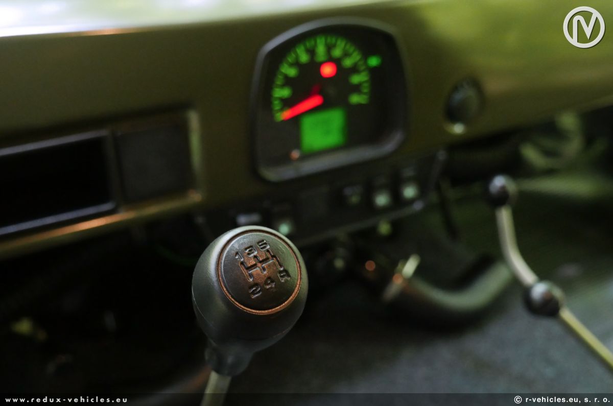 UAZ 3962 Medical Van | UAZ | Brands | Gallery | Redux-Vehicles.EU ...