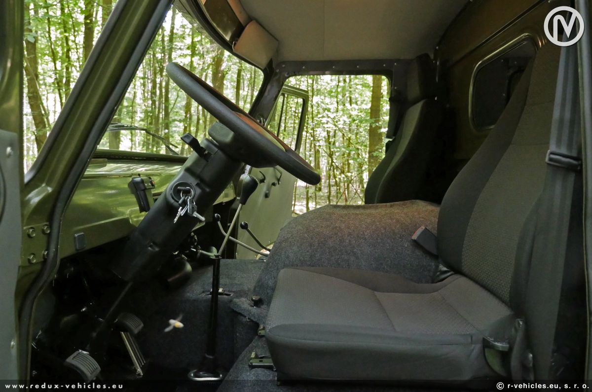 UAZ 3962 Medical Van | UAZ | Brands | Gallery | Redux-Vehicles.EU ...