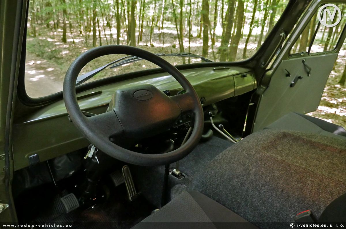 UAZ 3962 Medical Van | UAZ | Brands | Gallery | Redux-Vehicles.EU ...