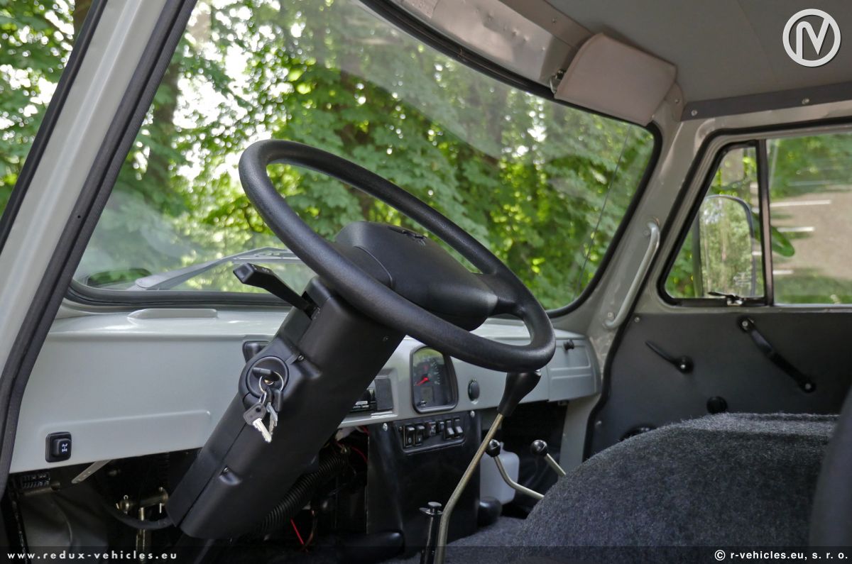 UAZ 3909 Combi Expedition | UAZ | Brands | Gallery | Redux-Vehicles.EU - Eastern Europe cars ...